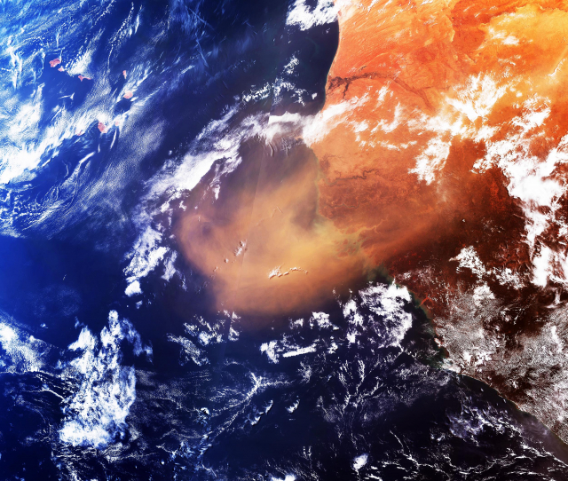 METEOFOR: Satellites detect giant cloud of Saharan dust over Atlantic Ocean