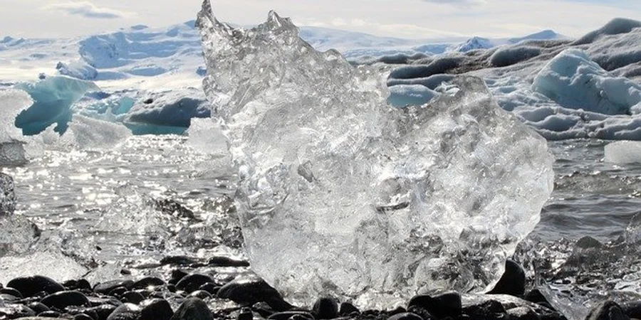 METEOFOR: Topirea ghețarilor din Antarctica ar putea declanșa erupția a ...