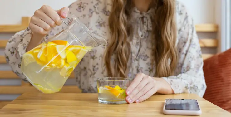 METEOFOR: Apa cu lămâie: panaceu sau doar o modă?